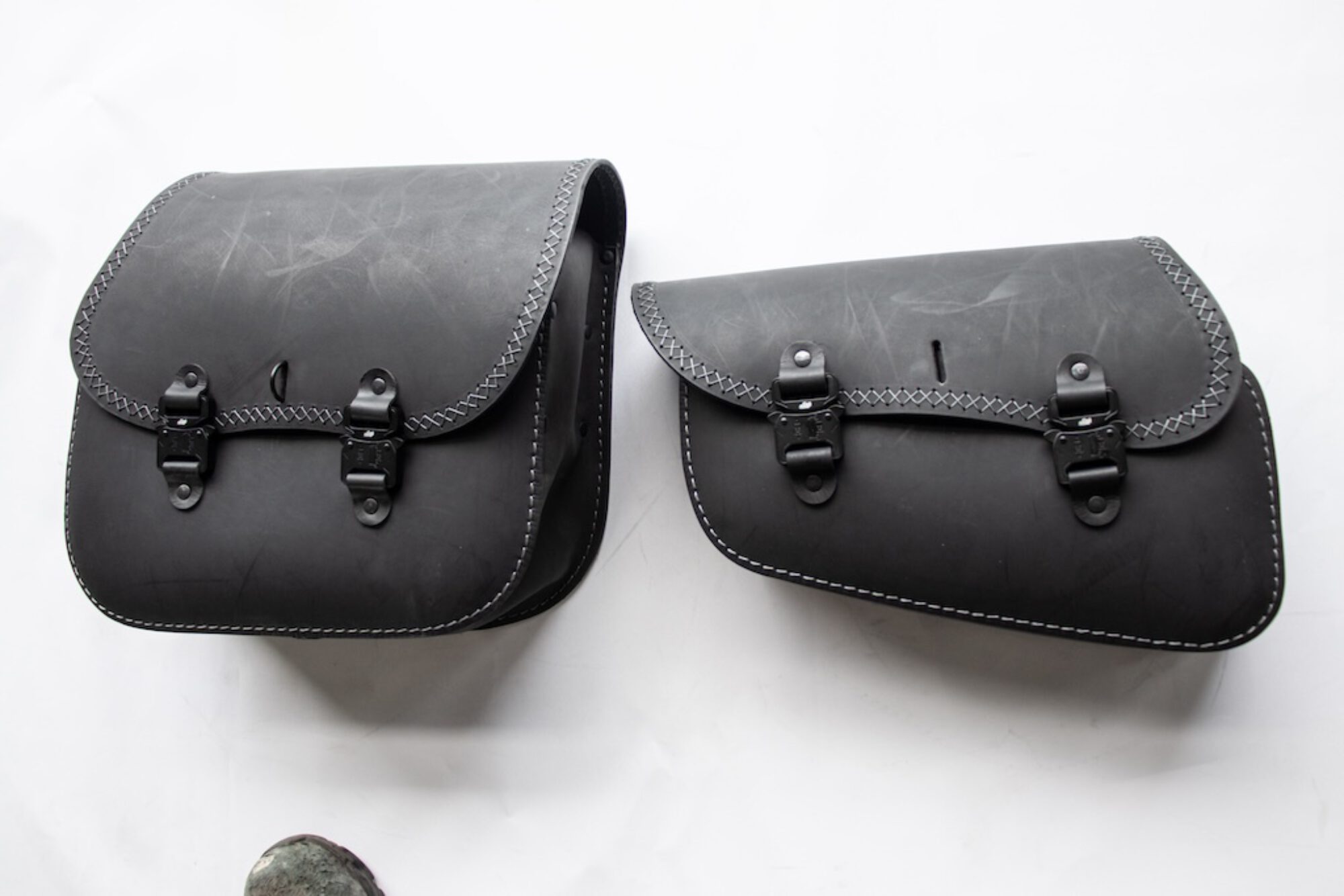 Rarebag - Taschen, Sitze und mehr fürs Motorrad | M8 Fenderstrut Taschen